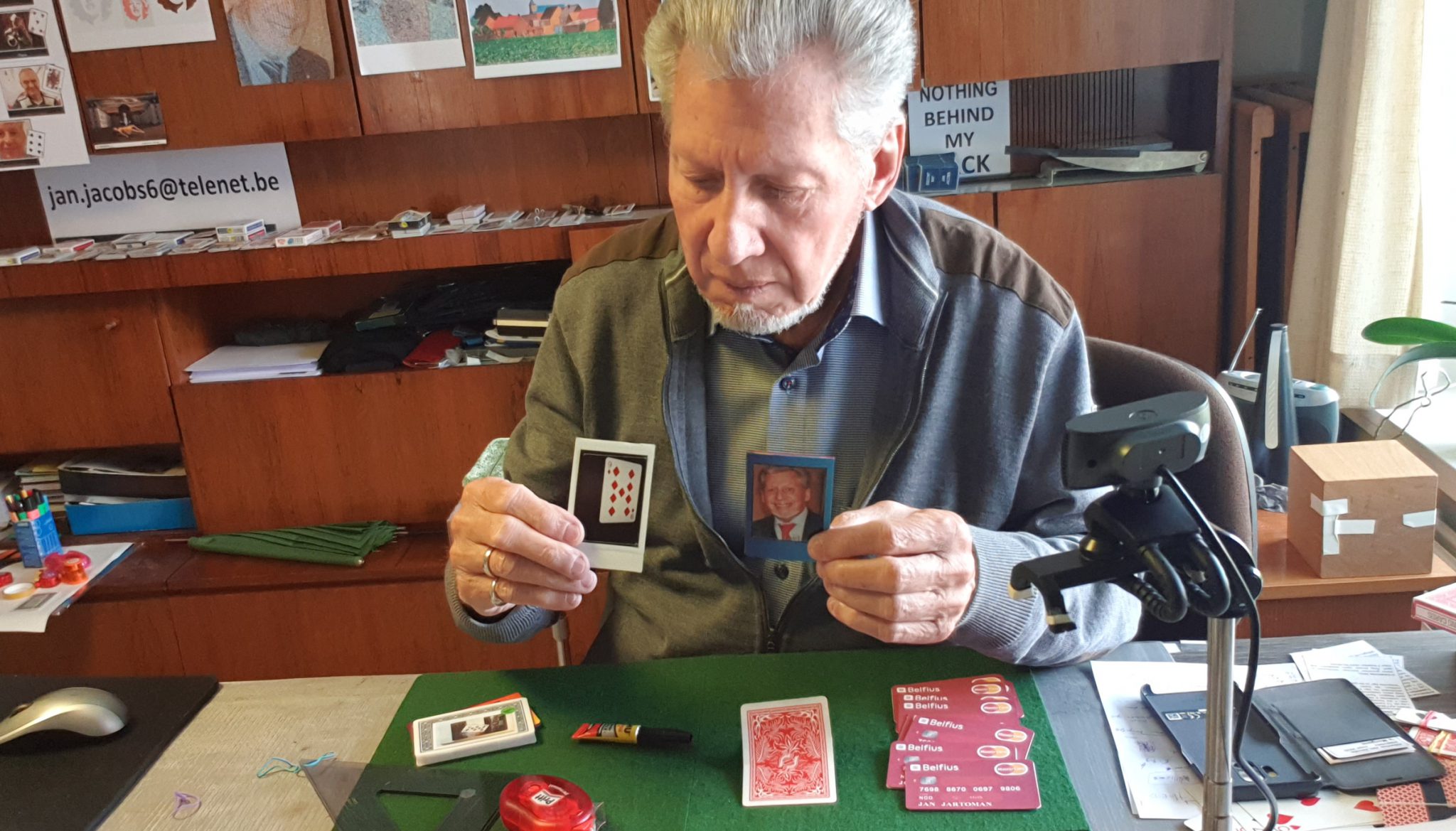 Cursus knutselen met kaarten met Jan Jacobs | De Nederlandse Magische Unie