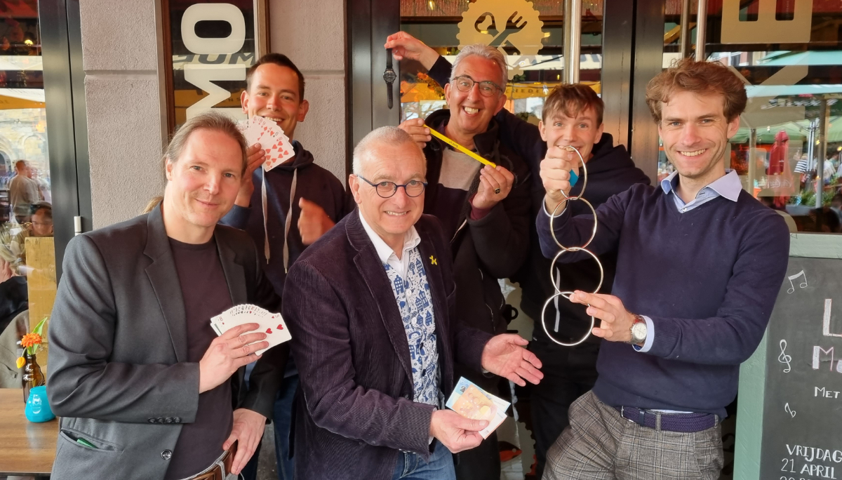 Eerste Magic Cafe smaakt naar meer… | De Nederlandse Magische Unie